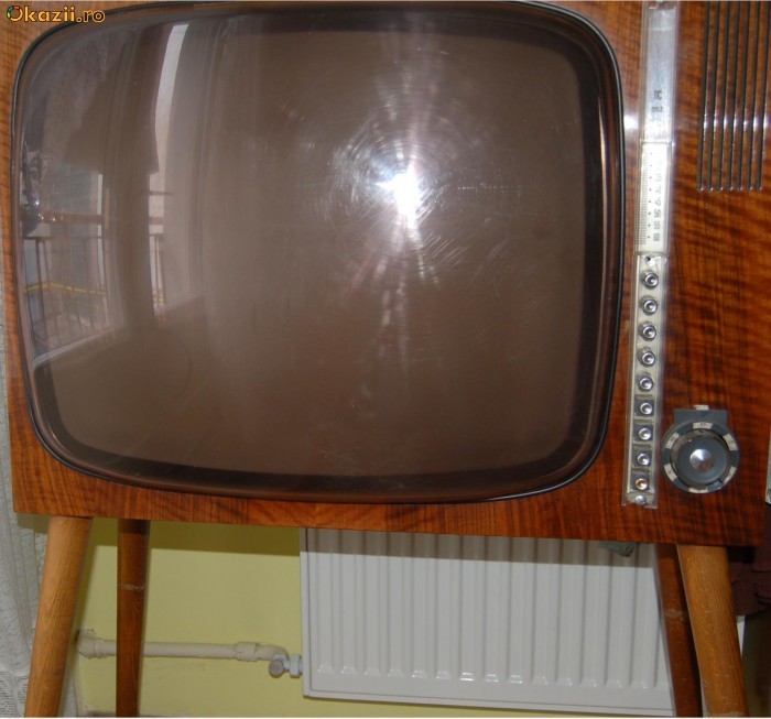 [UNDE] Care este cel mai vechi televizor pe care l-aţi văzut în ...